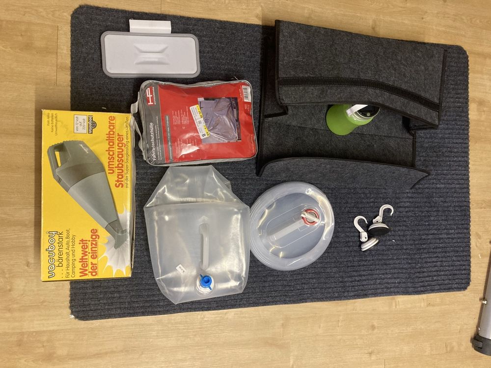 Camping Zubehör Set: Vacuboy Staubsauger, Wasserkanister usw (Gebraucht ...