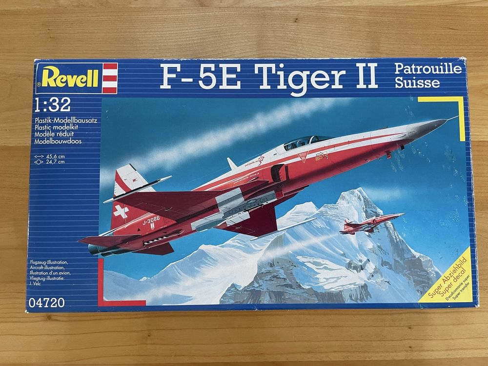 Maquette avion F-5E Tiger II Patrouille Suisse 1:32 Revell n | Kaufen auf Ricardo