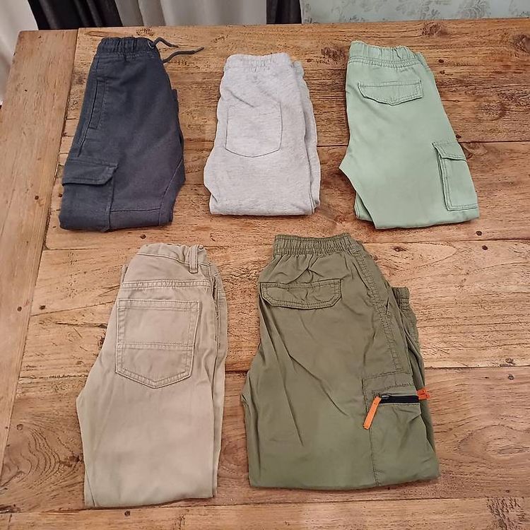 Hosen Gr. 116 (Gebraucht) in Oberrieden für CHF 20 – mit Lieferung auf ...