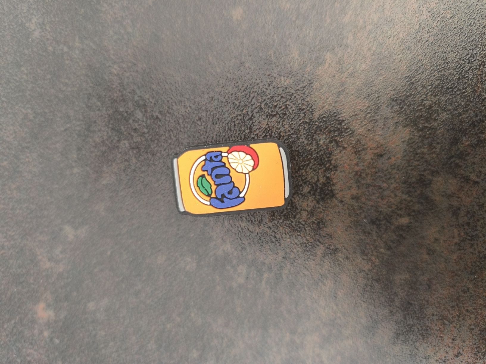 2 x Crocs Pins / Anhänger / Cola, Fanta Dosen (Neu und originalverpackt ...