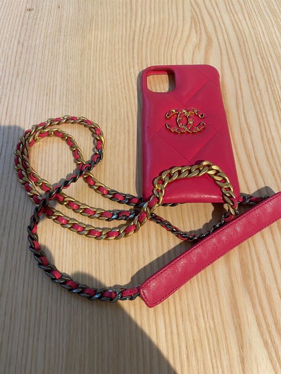 CHANEL Handyhülle mit Kette | Kaufen auf Ricardo