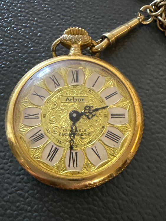 Arbur Hängeuhr 30 mm (Gebraucht) in Pfeffingen für CHF 22 – mit ...