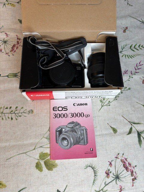 Canon EOS 3000 argentique, avec objectif, comme neuf! (D'occasion) à ...