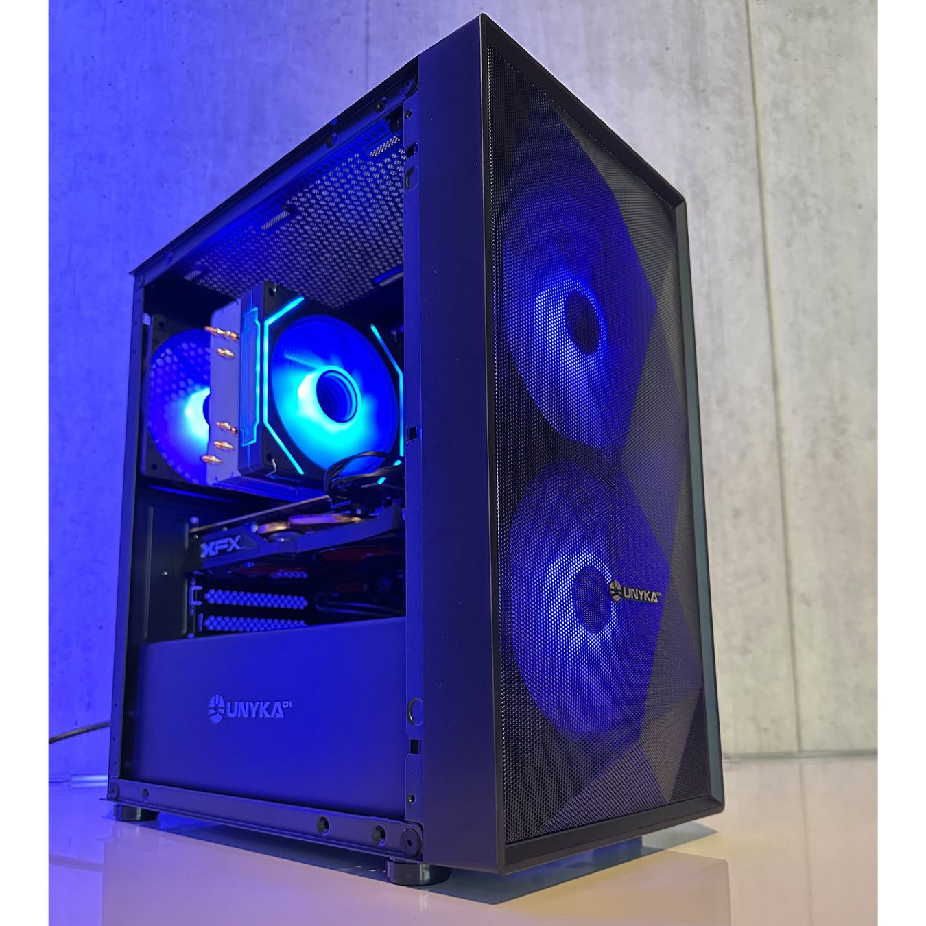 Specia Gaming PC 8 Core Intel E5 3,4Ghz 32GB 1TB RX580 *Neu* (Neu und ...