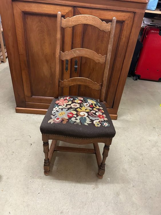 Antiker Stuhl mit Gobelin | Kaufen auf Ricardo