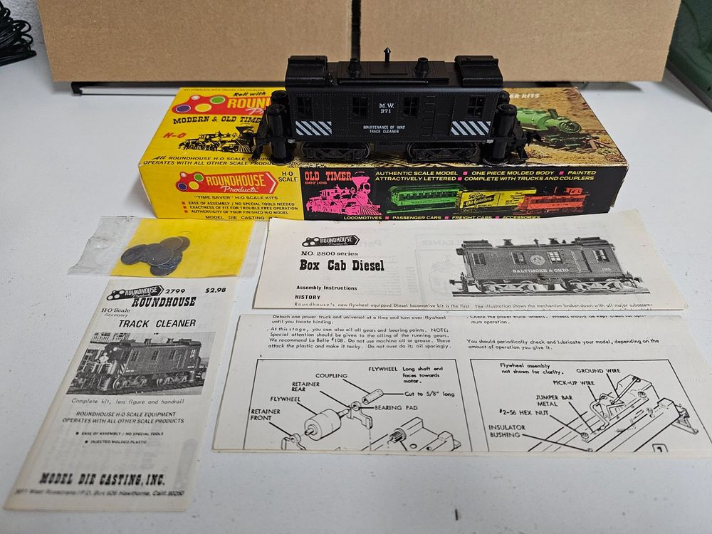 Roundhouse 2800 Track Cleaner M.W. 371 dès 1.-fr (Gebraucht) in ...