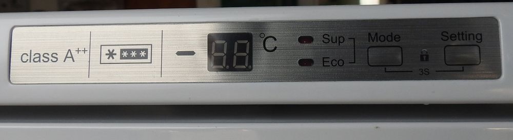 kleiner Tiefkühlschrank Novomatic TF 101, 3-jährig | Kaufen auf Ricardo