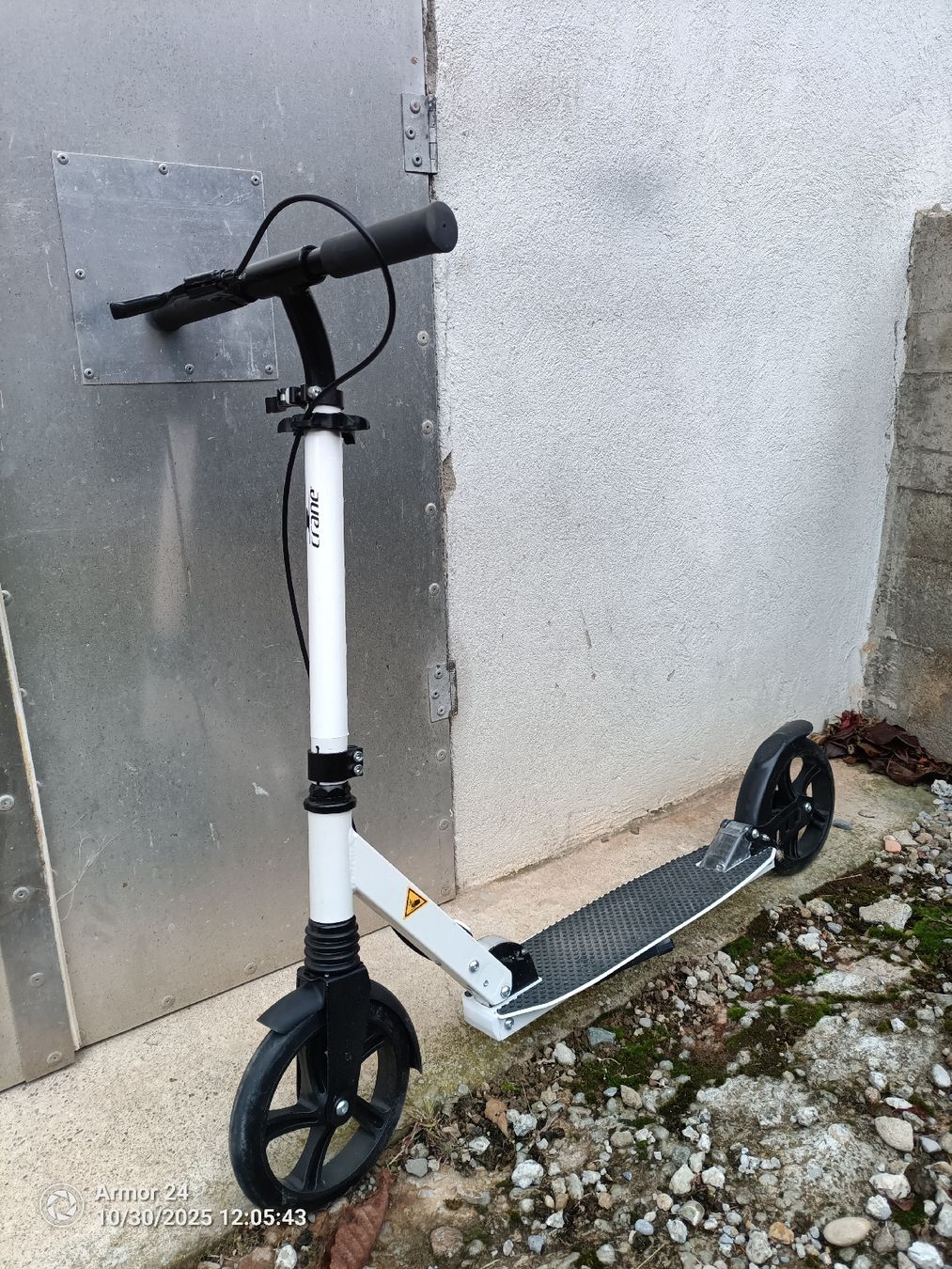 Kickboard/Trotti von Crane (Gebraucht) in Niederlenz für CHF 1 – nur Abholung auf Ricardo kaufen