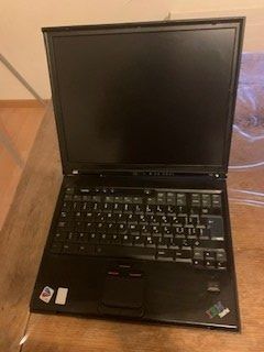VINTAGE IBM T43 Thinkpad Laptop Typ 2668. Windows XP (Defekt) in Emmen ...