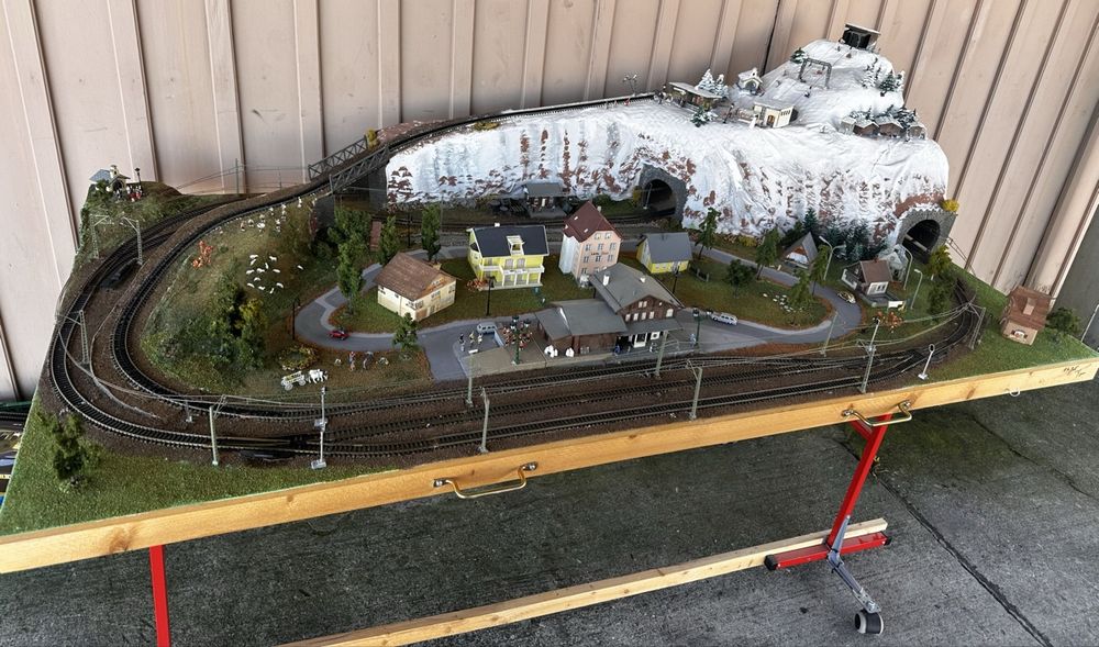 TOP Modelleisenbahnen H0-GS mit viel Zubehör 2x1m (Gebraucht) in ...