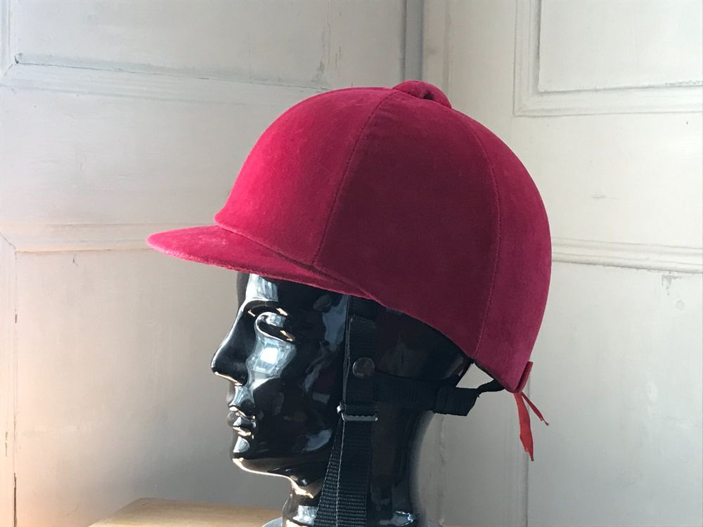 Roter Samt Reithelm, Vintage | Kaufen auf Ricardo