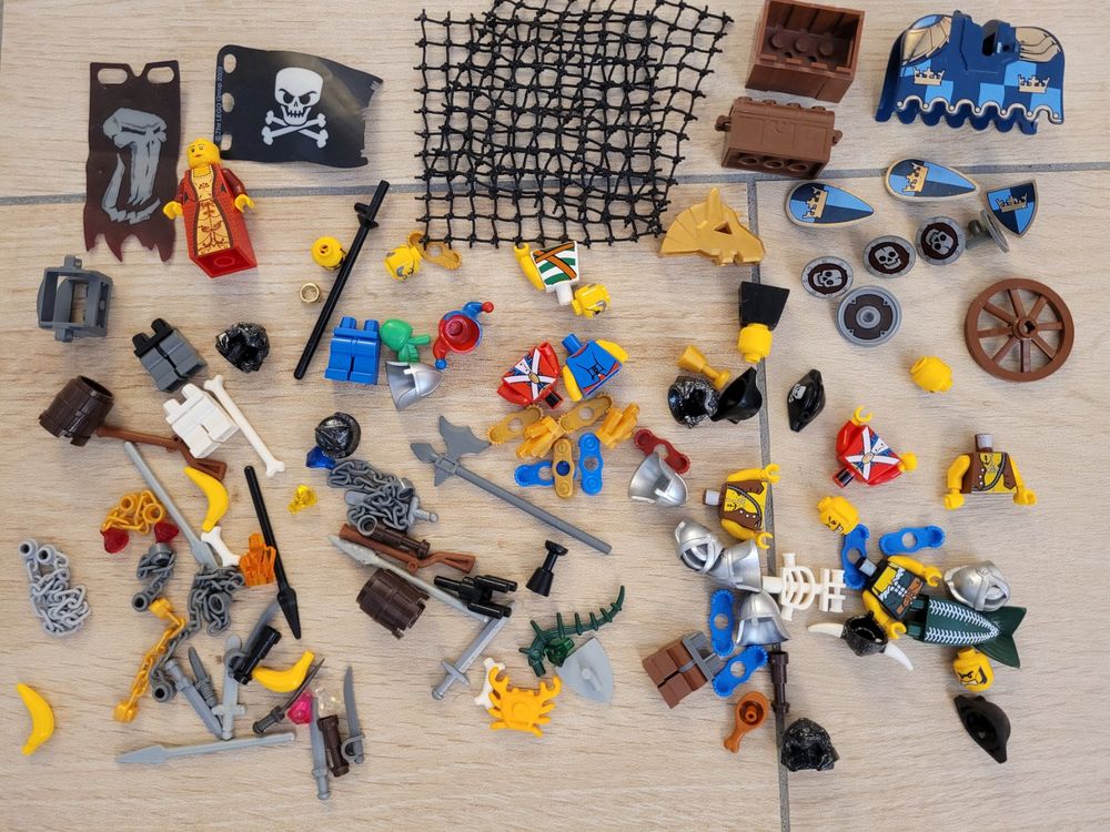 503: Lego Piraten Ritter Minifiguren Restteile (Gebraucht) in für CHF ...