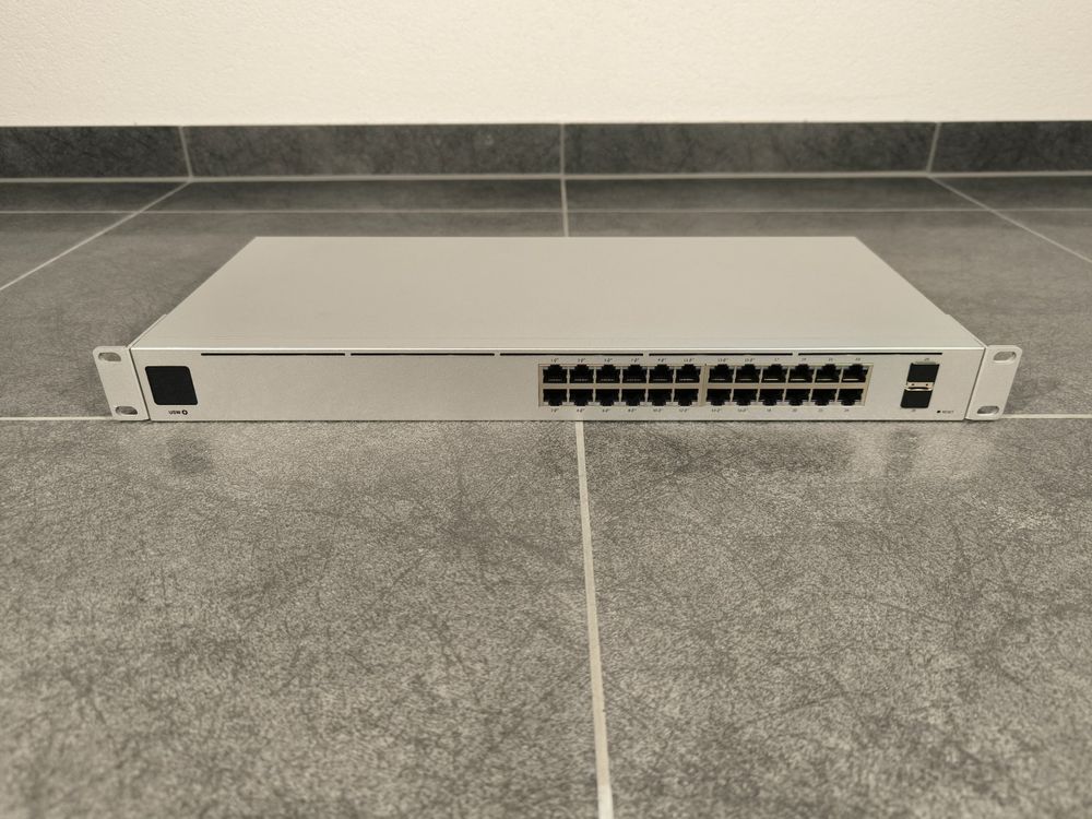 Ubiquiti UniFi USW Switch 24 PoE (Gebraucht) in Hallau für CHF 284 ...