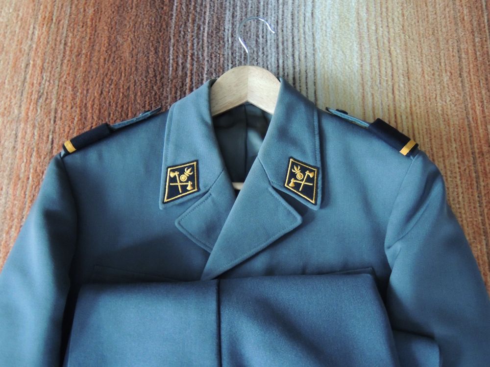 Uniform Major 2 teilig sehr sauber! Massanfertigung (Gebraucht) in ...