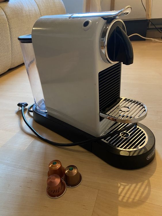 Machine à café Nespresso DeLonghi avec 50 capsules nespresso (D ...