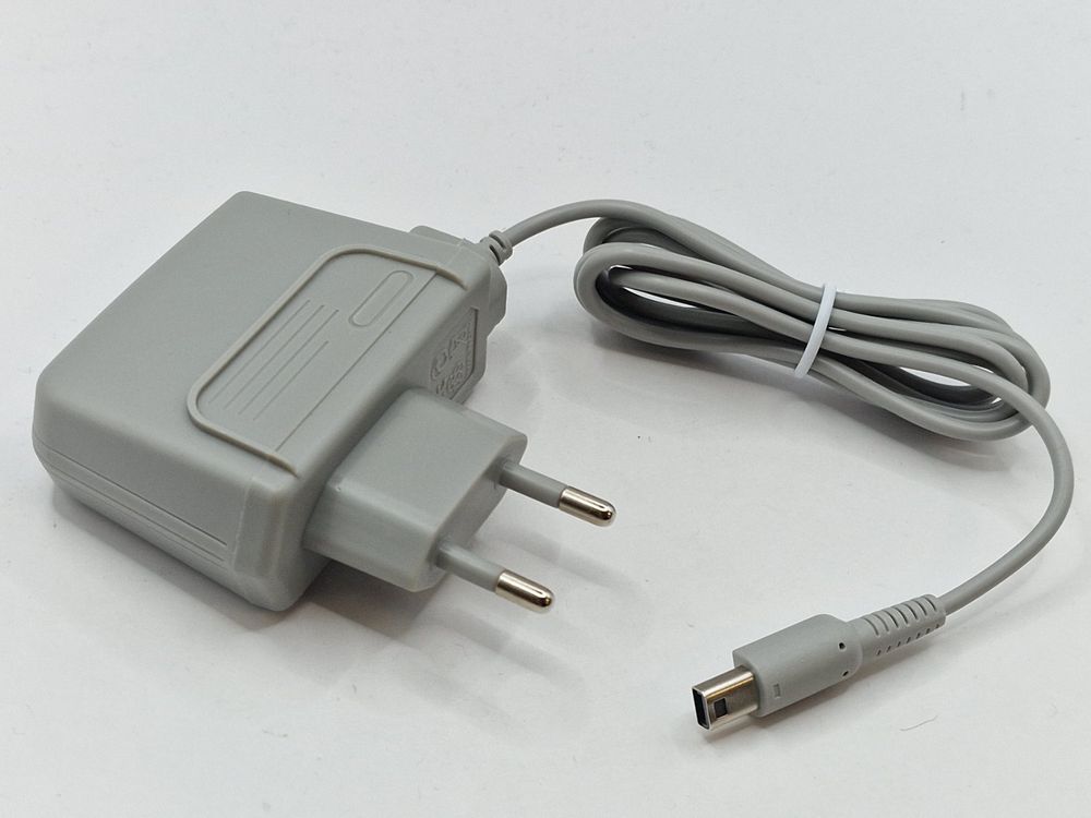 Chargeur DSI / 3DS / 2DS / 2DS XL / 3DS XL (Neuf avec emballage d ...