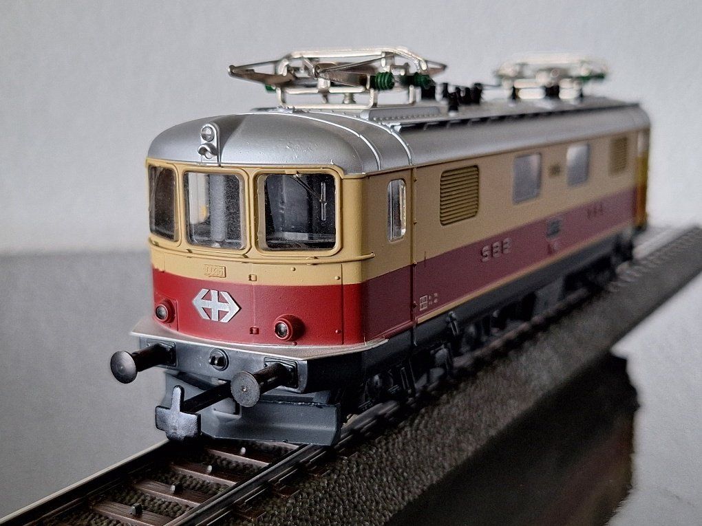 Hag Ho. locomotive TEE Re 4/4' 10035 CFF, selon photos (Neu (gemäss ...