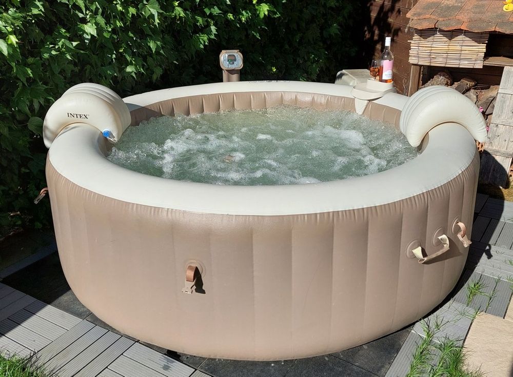 Whirlpool von INTEX (Gebraucht) in für CHF 370 – nur Abholung auf ...