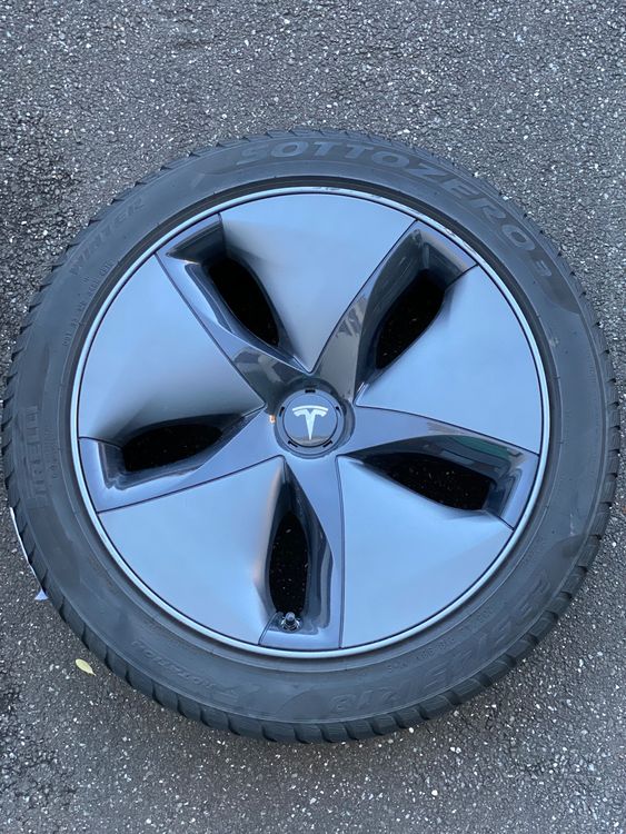 Original Tesla Model 3 Felgen + Pneu's | 18" | Kaufen auf Ricardo