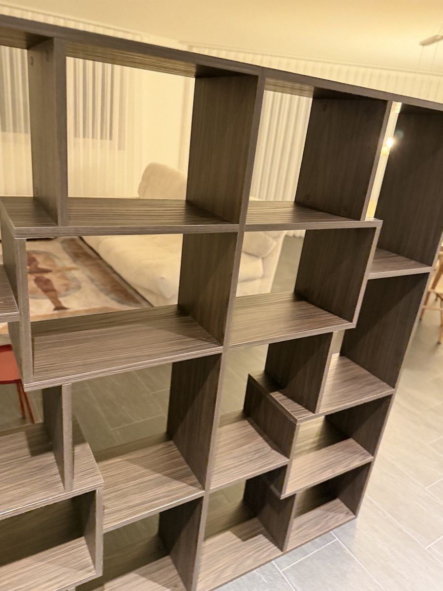 Modern Open Room Divider / Bookshelf – Very Good Condition (Gebraucht ...