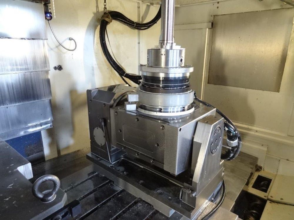 EROWA Multi Robot (PC210) + YCM TV146A 5.-Achs-Fräsmaschine (Gebraucht ...