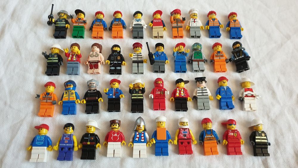 40 komplette LEGO Figuren Männchen Menschen Minifiguren (Gebraucht) in ...