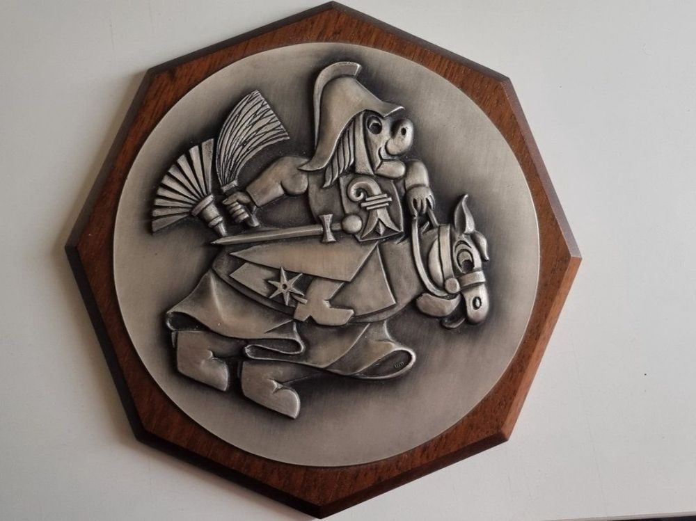 6 Kt. Fasnachtswandteller Zinn/Holz mit Fasnacht Motiv (Gebraucht) in Schaffhausen für CHF 22 ...