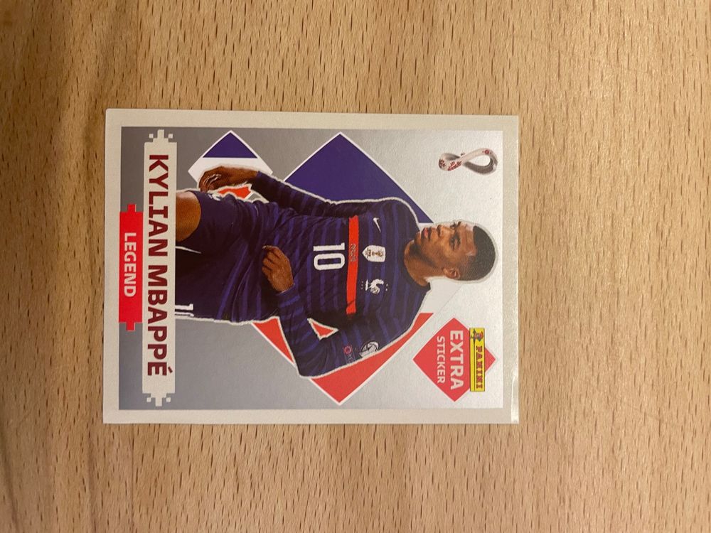 Panini WM 2022 Extra-Sticker Kylian Mbappé silber (Neu (gemäss Beschreibung)) in Uster für CHF ...