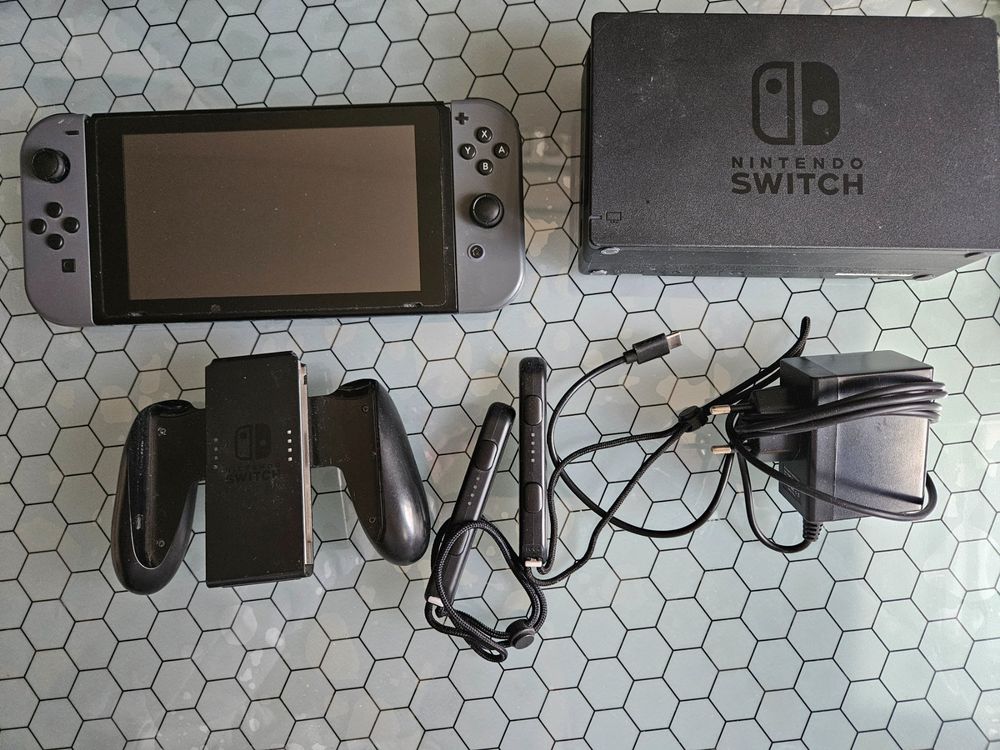 Console Nintendo Switch (D'occasion) à Genève pour CHF 119 – avec ...