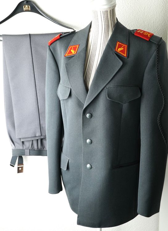 Originale Armee Uniform (Gebraucht) in Volketswil für CHF 49 – mit Lieferung auf Ricardo kaufen