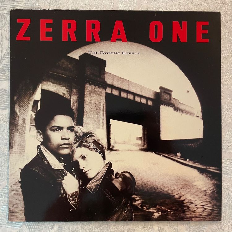 ZERO ONE - THE DOMINO EFFECT (Gebraucht) in Zürich für CHF 7 – mit ...