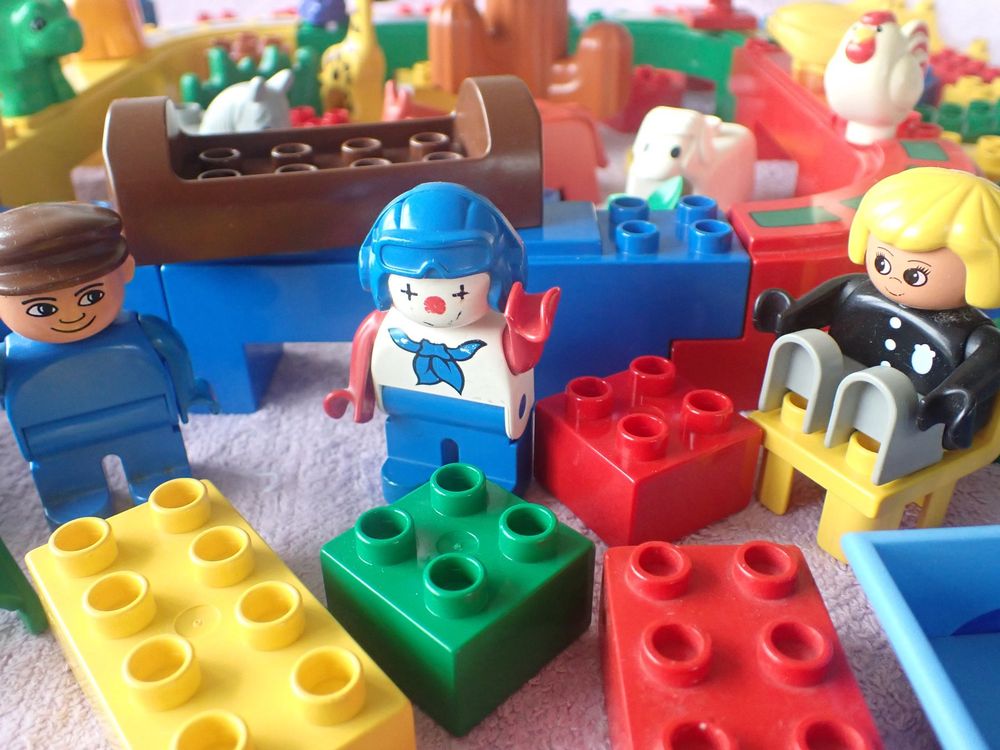 viele Lego DUPLO Steine Tiere, Dinos und Figuren 130 Teile (Gebraucht) in Geroldswil für CHF 21 ...