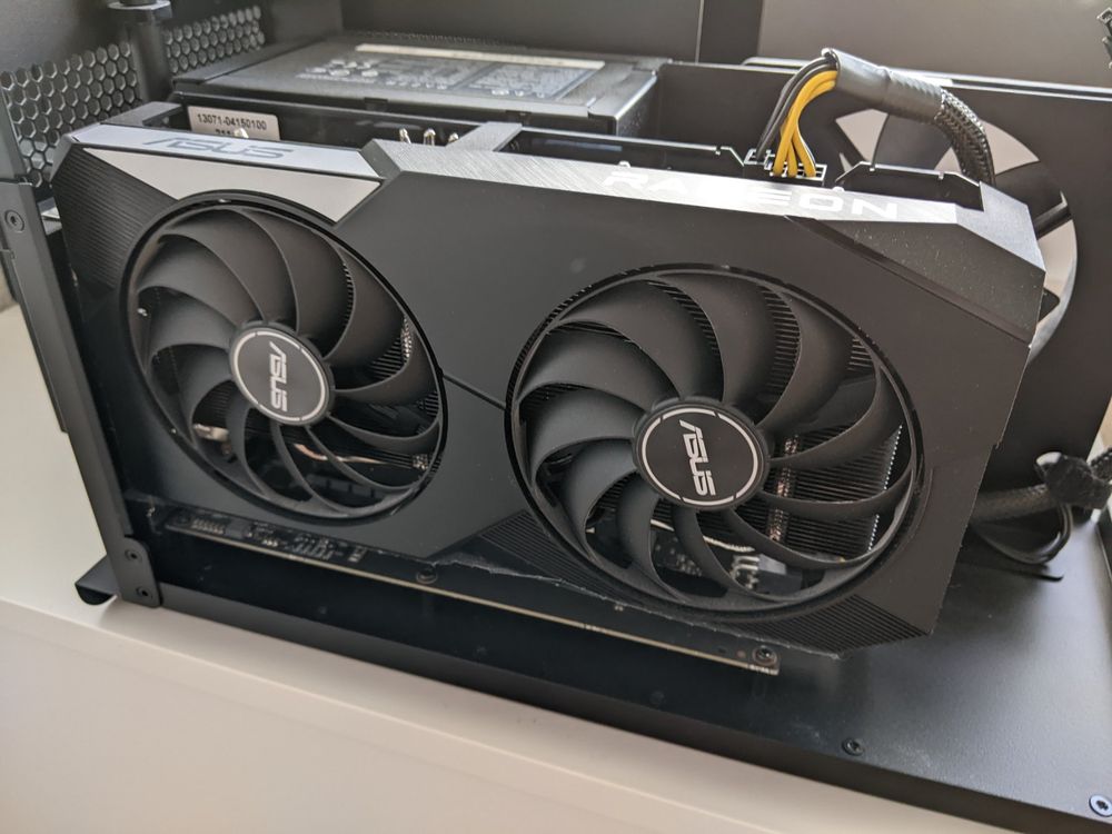 Razer Core X eGPU & ASUS Radeon Dual RX 6600 XT OC Edition (Gebraucht ...