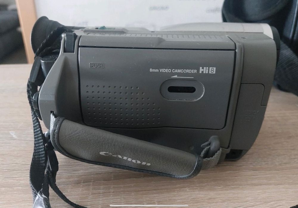 CANON Hi8 Camcorder mit Tasche und Fernbedienung ..... (D'occasion) à ...