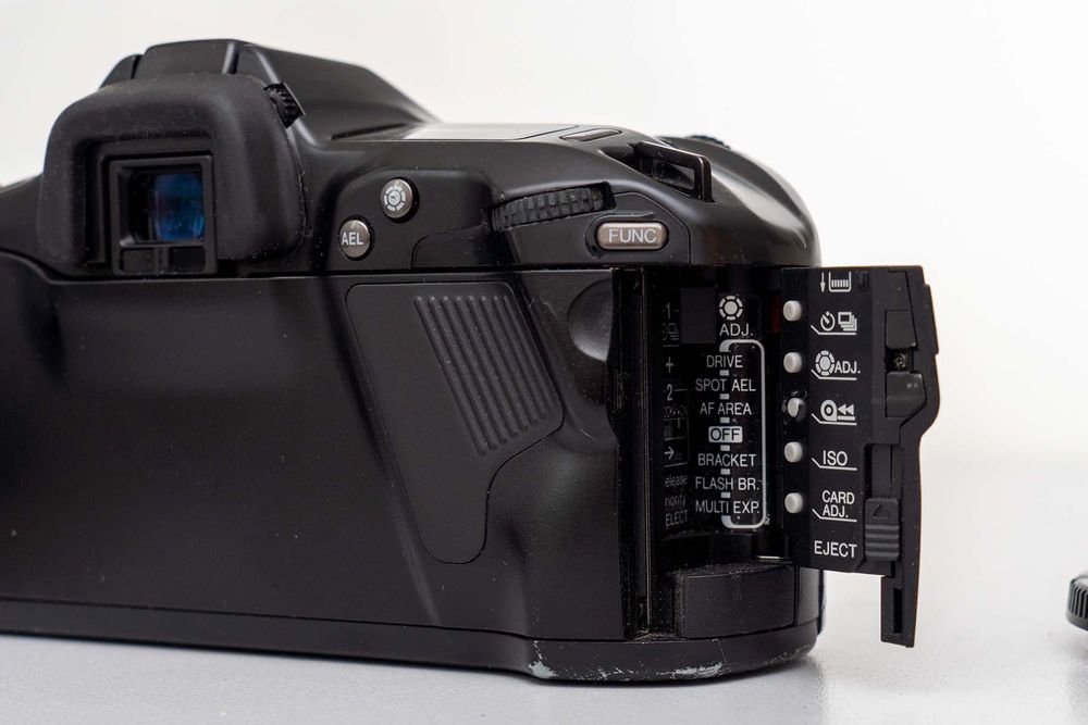 Minolta Dynax 9xi & Blitz 5400xi & Wireless Flash Controller (Gebraucht) in Basel für CHF 52 ...