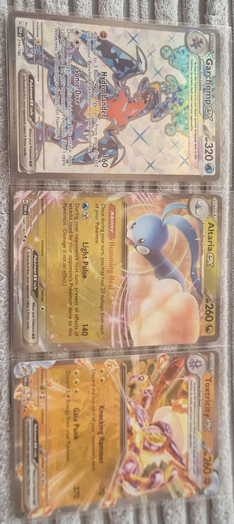Lot de 3 cartes Pokémon rares - Garchomp, Altaria, Toxtricit (Neu und ...