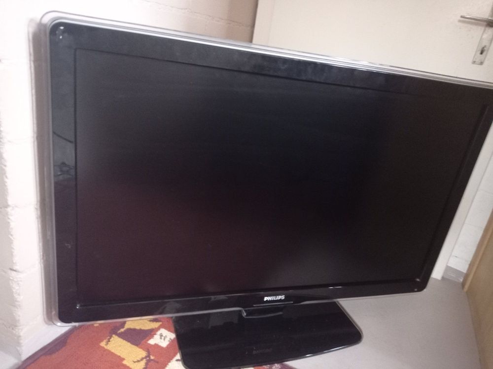 3 Fernseher (2x Samsung 1x Philips) (Gebraucht) in Zürich für CHF 21 ...