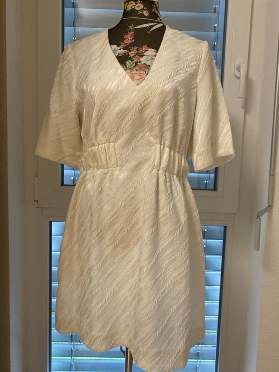 weißes Kleid L (Gebraucht) in balsthal für CHF 75 – mit Lieferung auf Ricardo kaufen