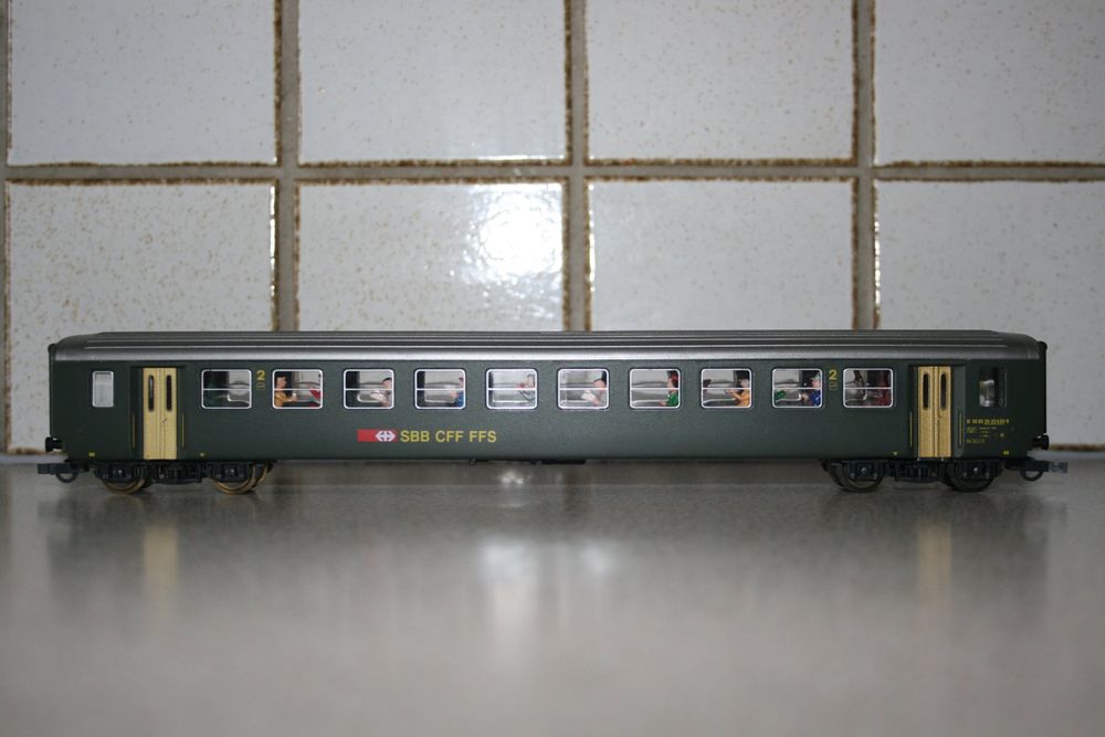 Lima HO 309521 K SBB EW I B grün 2033 430-9 mit Figuren (Gebraucht) in ...