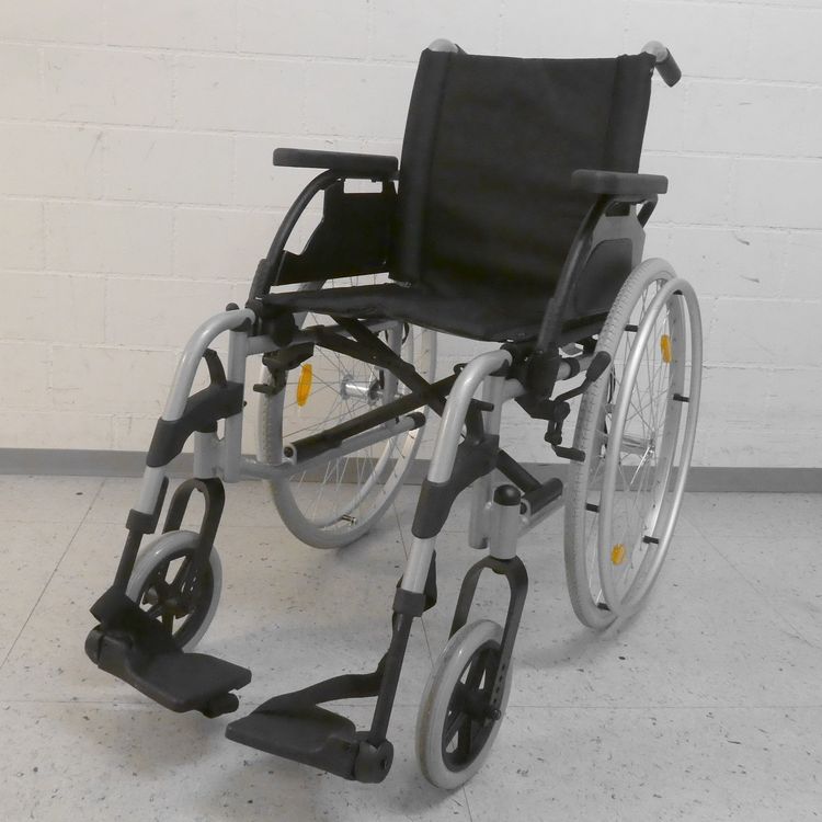 Rollstuhl Breezy, SB 41 cm, nur CHF 179 | Kaufen auf Ricardo