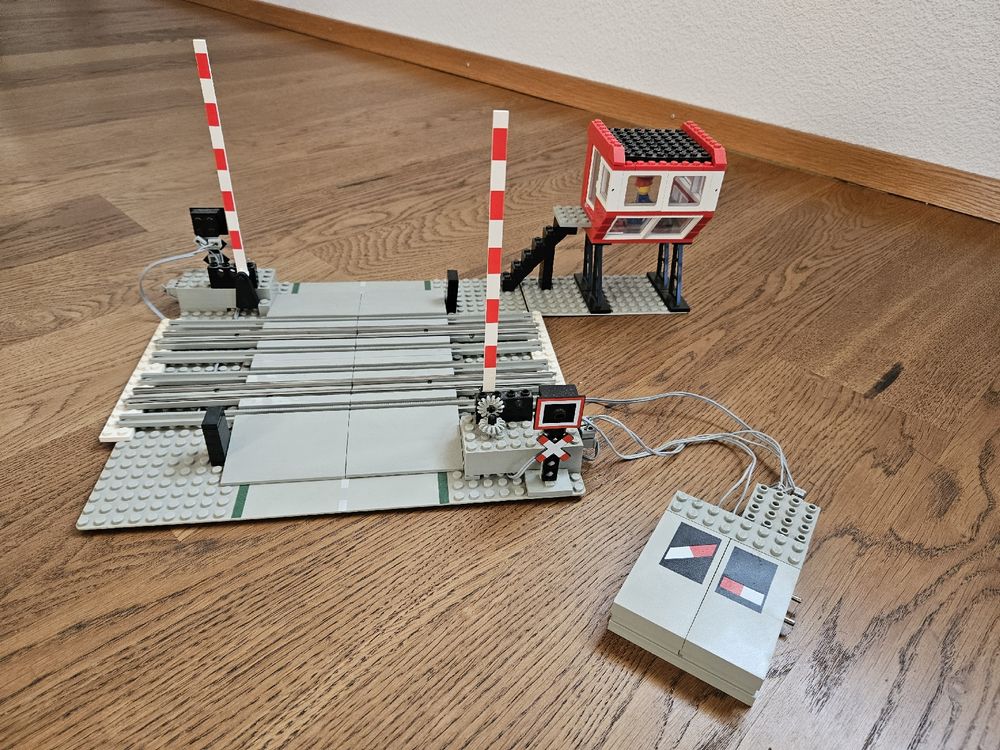 Lego 12V Eisenbahn 7866 Ferngesteuerter Bahnübergang | Kaufen auf Ricardo