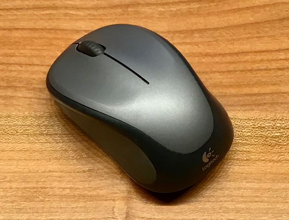 Zwei Logitech Mäuse M235 (2nd Gen.) | Kaufen auf Ricardo