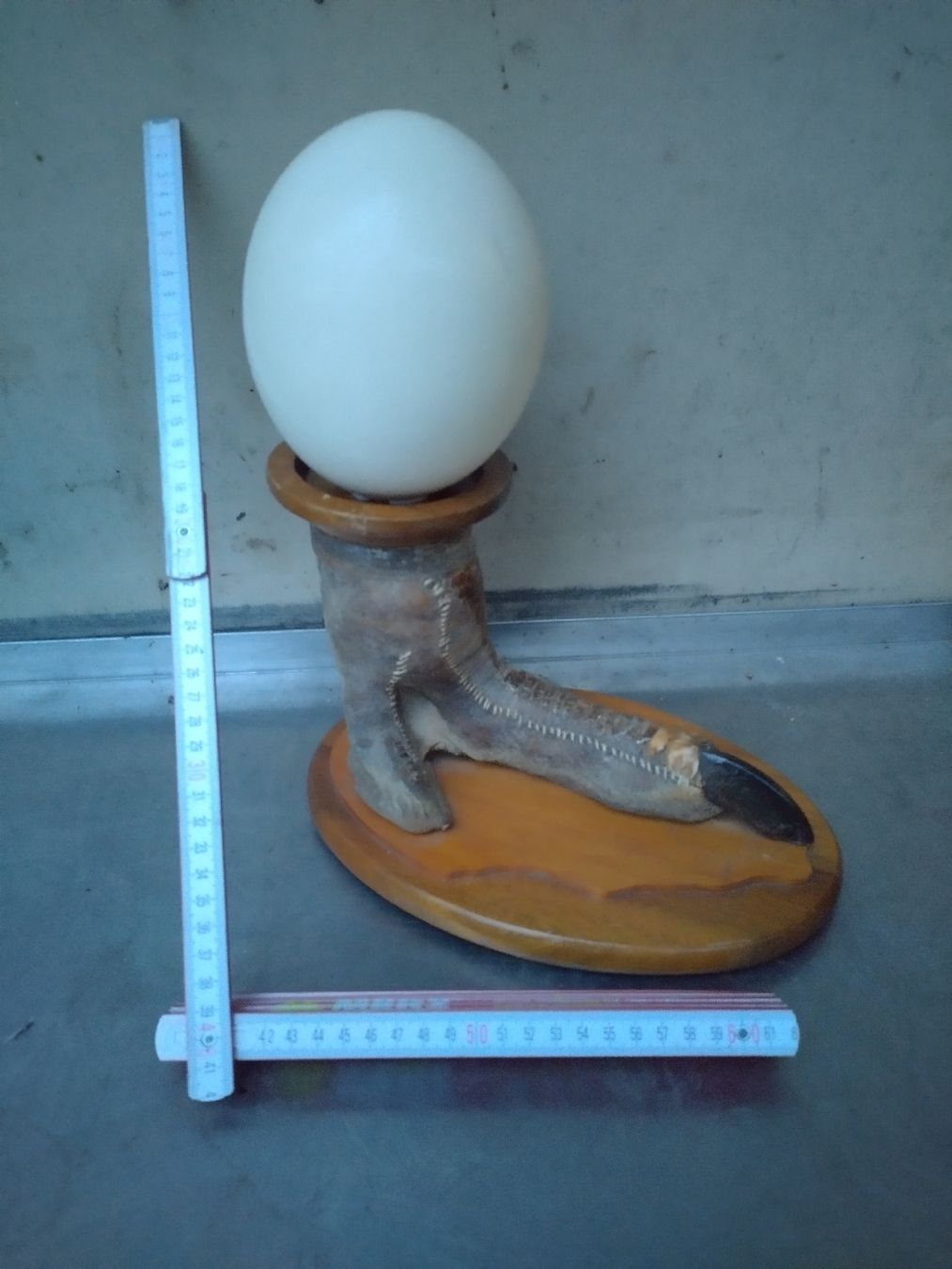 Straussen-Ei auf Vogelbein-Holzständer - Deko-Objekt Kunst (Gebraucht) in Wettingen für CHF 99 ...