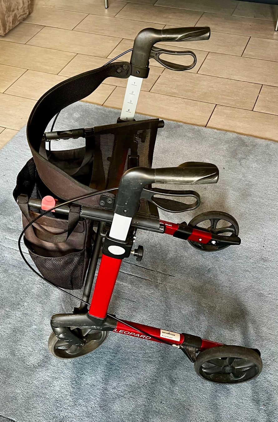 Gebrauchter Top Rollator Mobius, Leopard rot, super Zustand! (Gebraucht ...