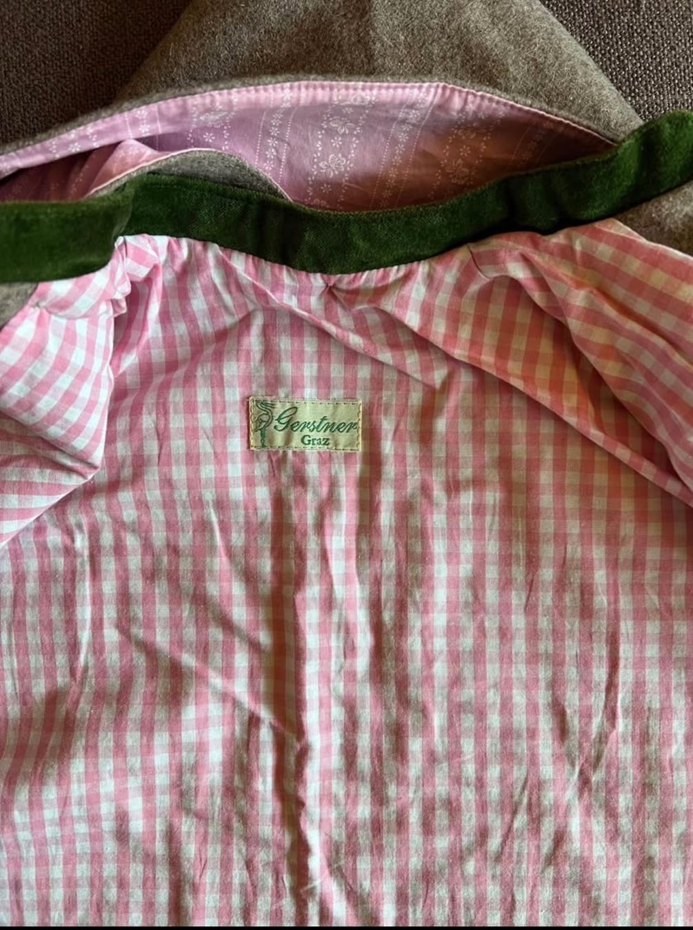 Gerstner Kinder Trachten Cape, passend für 2-3 Jährige (Gebraucht) in ...