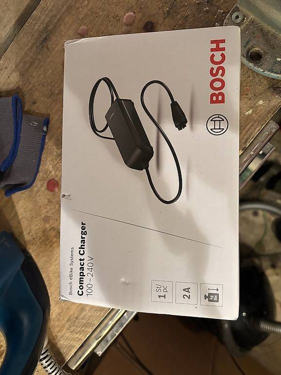 Bosch Compact Charger 100-240V ? E-Bike Ladegerät (2A) (Gebraucht) in ...