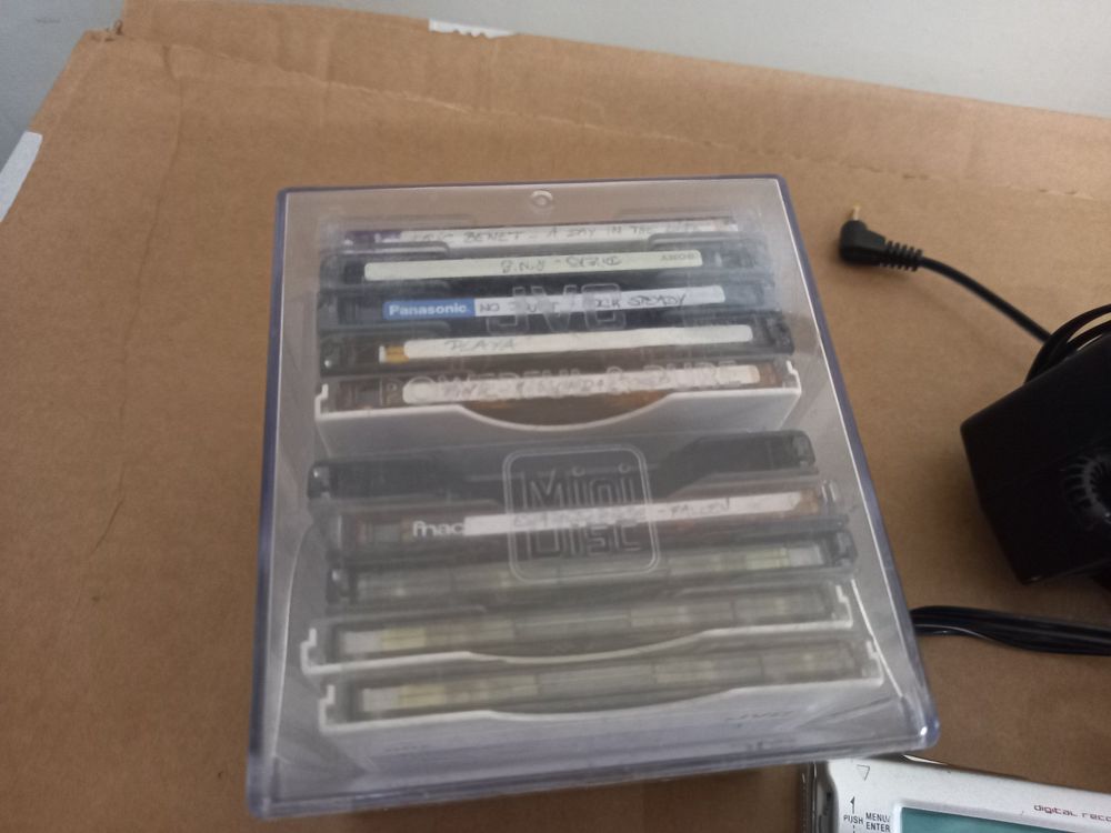 Sony MiniDisk Walkman MZ-R900 mit 10 Minidisc (Defekt) in Prez-vers ...