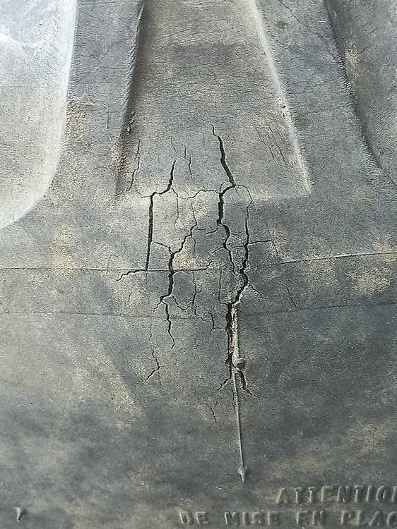 Traktor Pneus Tracteur OHNE FELGEN / SANS JANTES (Gebraucht) in Biel ...