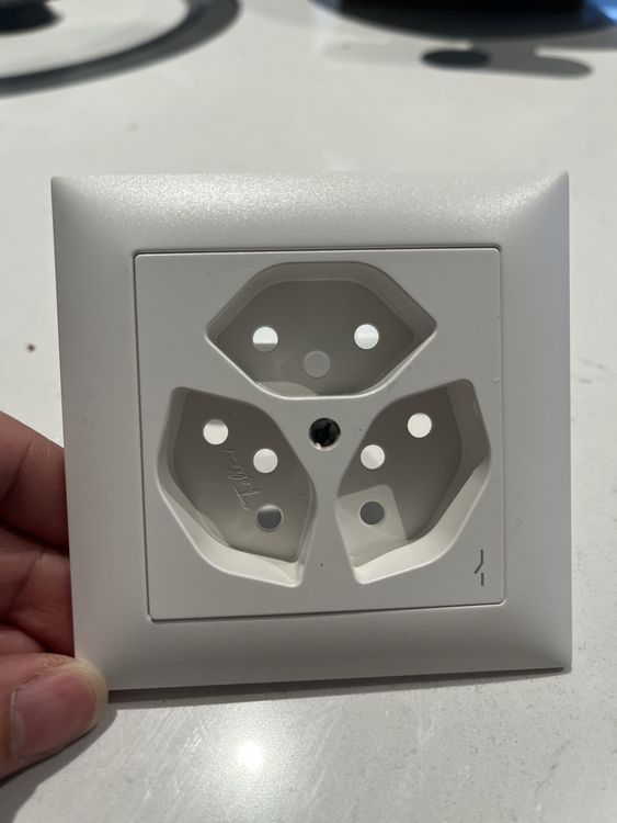Swiss Wall Power Socket Type J - White, New (Neu (gemäss Beschreibung ...