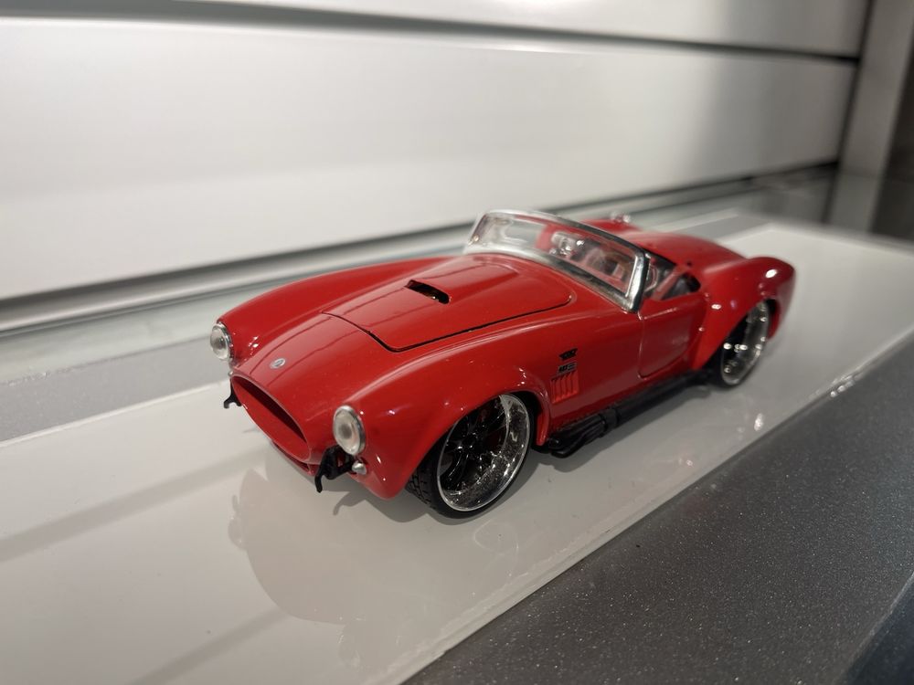 Modell Auto Shelby Cobra 427 rot, Maisto 1:24 (Gebraucht) in Siebnen ...